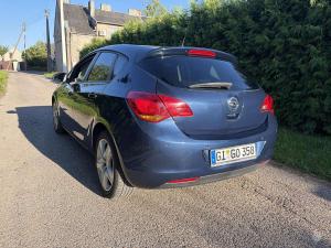 Blue Opel Astra 2011 in Vilkaviskis, with an engine capacity of 1.25 L and mileage of 220 thousand km for 3000 €, photo 6 on AUTOMOTO.COM.LV