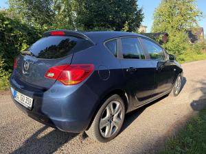 Blue Opel Astra 2011 in Vilkaviskis, with an engine capacity of 1.25 L and mileage of 220 thousand km for 3000 €, photo 8 on AUTOMOTO.COM.LV