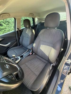 Blue Opel Astra 2011 in Vilkaviskis, with an engine capacity of 1.25 L and mileage of 220 thousand km for 3000 €, photo 15 on AUTOMOTO.COM.LV