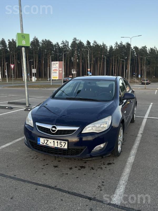Zils Opel Astra 2011 Rīga, ar dzinēja tilpumu 1.70 L un nobraukumu 339 tūkst. km par 1500 €, foto 1 vietnē AUTOMOTO.COM.LV