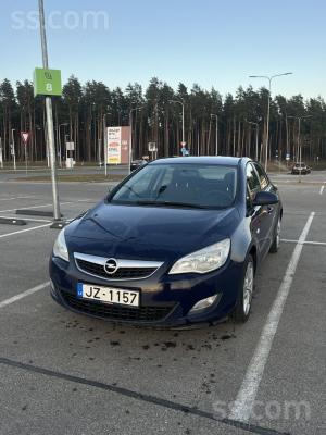 Zils Opel Astra 2011 Rīga, ar dzinēja tilpumu 1.70 L un nobraukumu 339 tūkst. km par 1500 €, foto 1 vietnē AUTOMOTO.COM.LV
