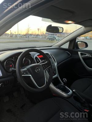 Zils Opel Astra 2011 Rīga, ar dzinēja tilpumu 1.70 L un nobraukumu 339 tūkst. km par 1500 €, foto 5 vietnē AUTOMOTO.COM.LV