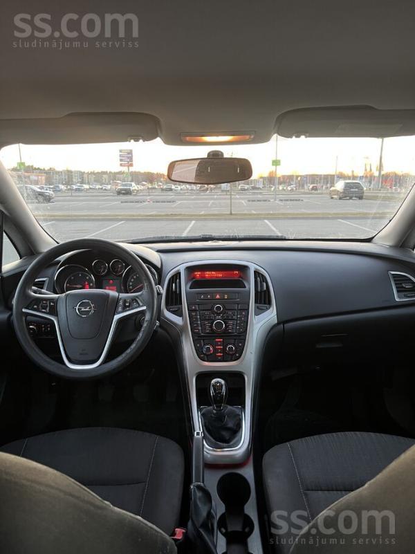 Zils Opel Astra 2011 Rīga, ar dzinēja tilpumu 1.70 L un nobraukumu 339 tūkst. km par 1500 €, foto 6 vietnē AUTOMOTO.COM.LV