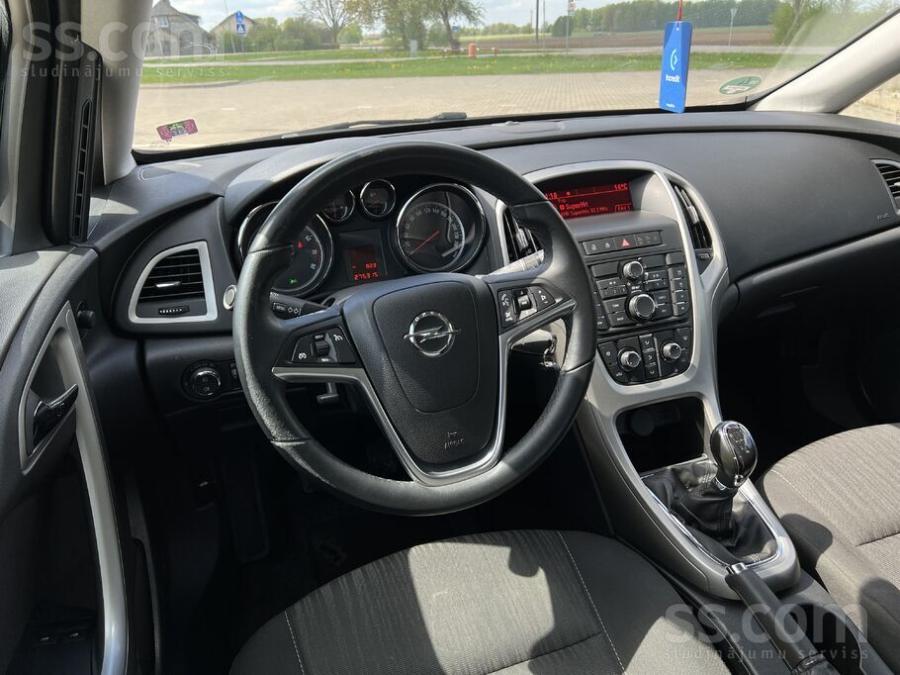 Blue Opel Astra 2012 in Cesis, with an engine capacity of 1.40 L and mileage of 275 thousand km for 4200 €, photo 8 on AUTOMOTO.COM.LV