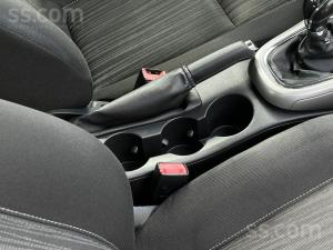 Blue Opel Astra 2012 in Cesis, with an engine capacity of 1.40 L and mileage of 275 thousand km for 4200 €, photo 15 on AUTOMOTO.COM.LV