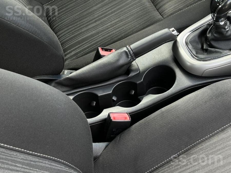 Blue Opel Astra 2012 in Cesis, with an engine capacity of 1.40 L and mileage of 275 thousand km for 4200 €, photo 15 on AUTOMOTO.COM.LV