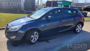 Blue Opel Astra 2012 in Riga, with an engine capacity of 1.30 L and mileage of 235 thousand km for 2800 €, photo 3 on AUTOMOTO.COM.LV