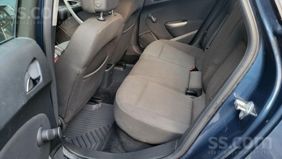 Blue Opel Astra 2012 in Riga, with an engine capacity of 1.30 L and mileage of 235 thousand km for 2800 €, photo 8 on AUTOMOTO.COM.LV
