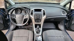 Blue Opel Astra 2012 in Riga, with an engine capacity of 1.30 L and mileage of 235 thousand km for 2800 €, photo 9 on AUTOMOTO.COM.LV