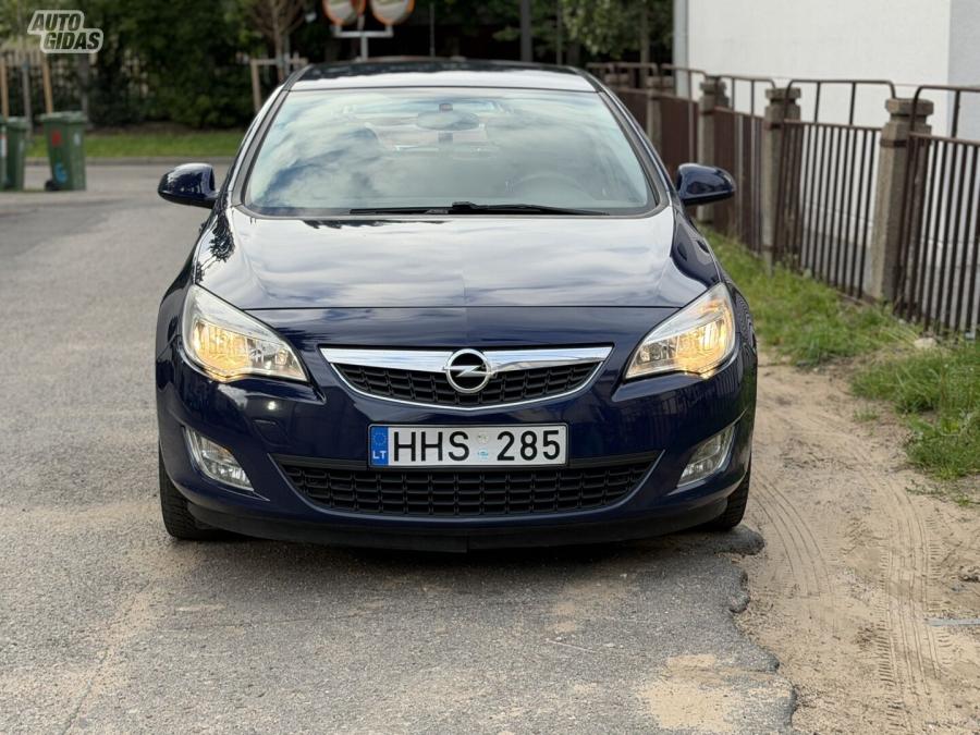 Zils Opel Astra 2012 Kauņa, ar dzinēja tilpumu 1.20 L un nobraukumu 242 tūkst. km par 1500 €, foto 4 vietnē AUTOMOTO.COM.LV