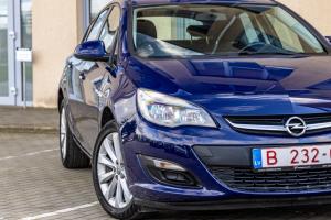 Blue Opel Astra 2013 in Jelgava, with an engine capacity of 1.40 L and mileage of 196 thousand km for 4990 €, photo 3 on AUTOMOTO.COM.LV