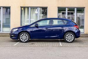 Blue Opel Astra 2013 in Jelgava, with an engine capacity of 1.40 L and mileage of 196 thousand km for 4990 €, photo 5 on AUTOMOTO.COM.LV