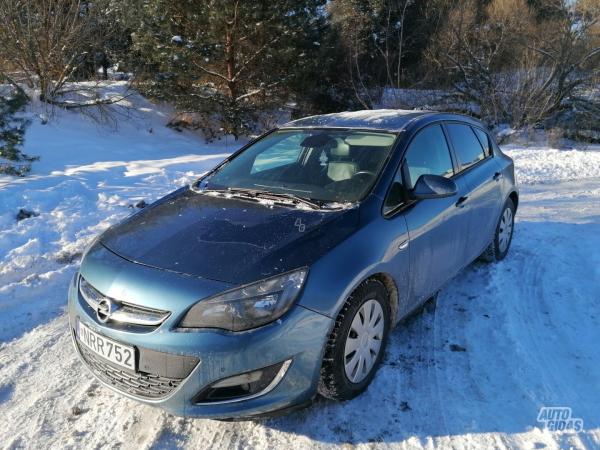 Blue Opel Astra 2013 in Utena, with an engine capacity of 1.70 L and mileage of 300 thousand km for 2650 €, photo 1 on AUTOMOTO.COM.LV