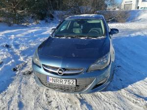 Blue Opel Astra 2013 in Utena, with an engine capacity of 1.70 L and mileage of 310 thousand km for 2500 €, photo 2 on AUTOMOTO.COM.LV