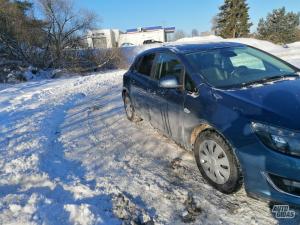 Blue Opel Astra 2013 in Utena, with an engine capacity of 1.70 L and mileage of 310 thousand km for 2500 €, photo 4 on AUTOMOTO.COM.LV