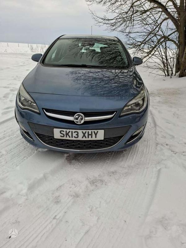 Blue Opel Astra 2013 in Vilkaviskis, with an engine capacity of 1.96 L and mileage of 1960 thousand km for 2300 €, photo 2 on AUTOMOTO.COM.LV