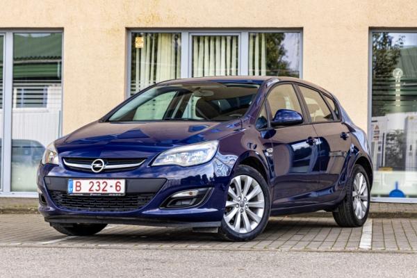 Blue Opel Astra 2013 in Riga, with an engine capacity of 1.40 L and mileage of 196 thousand km for 4990 €, photo 7 on AUTOMOTO.COM.LV