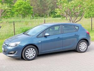 Blue Opel Astra 2013 in Vilnius, with an engine capacity of 1.40 L and mileage of 137 thousand km for 4200 €, photo  on AUTOMOTO.COM.LV