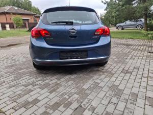 Blue Opel Astra 2014 in Siauliai, with an engine capacity of 1.60 L and mileage of 258 thousand km for 4650 €, photo 6 on AUTOMOTO.COM.LV