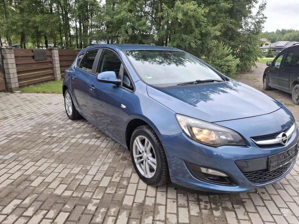 Blue Opel Astra 2014 in Siauliai, with an engine capacity of 1.60 L and mileage of 258 thousand km for 4650 €, photo 8 on AUTOMOTO.COM.LV