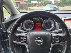 Blue Opel Astra 2014 in Siauliai, with an engine capacity of 1.60 L and mileage of 258 thousand km for 4650 €, photo 15 on AUTOMOTO.COM.LV