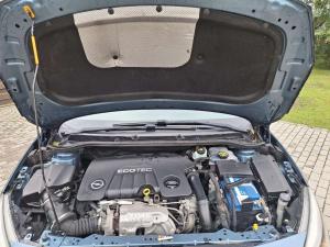 Blue Opel Astra 2014 in Siauliai, with an engine capacity of 1.60 L and mileage of 258 thousand km for 4650 €, photo 17 on AUTOMOTO.COM.LV
