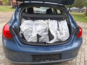 Blue Opel Astra 2014 in Siauliai, with an engine capacity of 1.60 L and mileage of 258 thousand km for 4650 €, photo 18 on AUTOMOTO.COM.LV