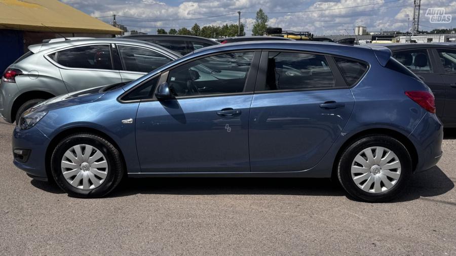 Blue Opel Astra 2015 in Kaunas, with an engine capacity of 1.60 L and mileage of 159 thousand km for 4850 €, photo 4 on AUTOMOTO.COM.LV