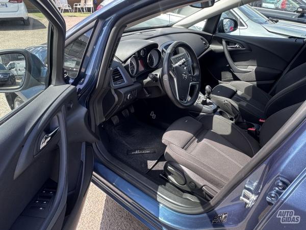 Blue Opel Astra 2015 in Kaunas, with an engine capacity of 1.60 L and mileage of 159 thousand km for 4850 €, photo 8 on AUTOMOTO.COM.LV