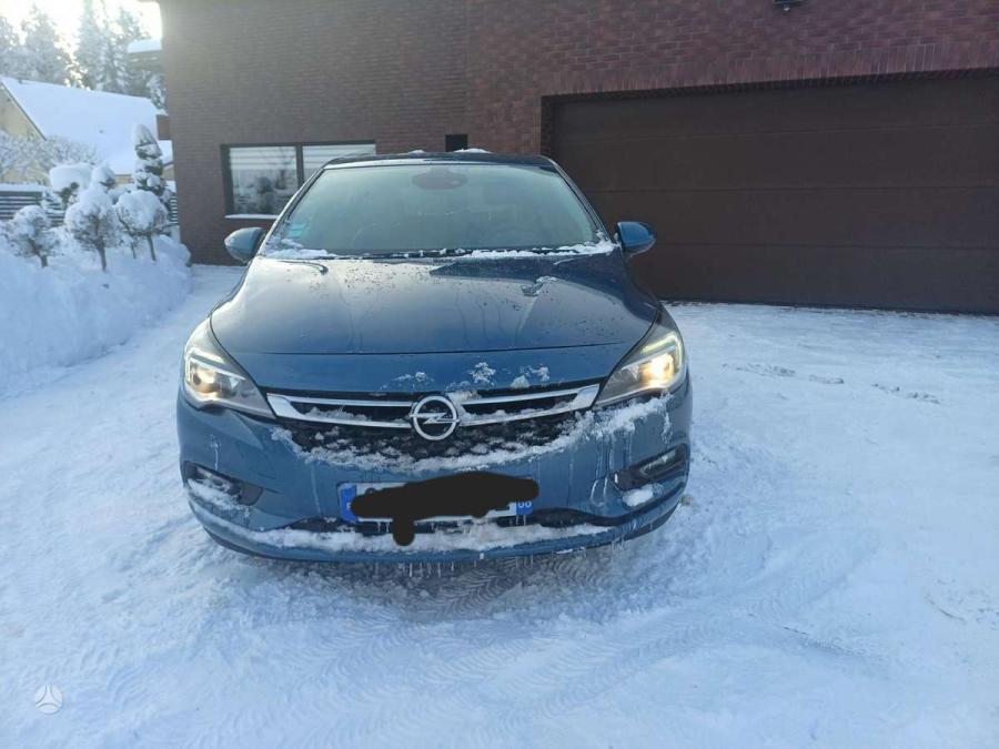 Blue Opel Astra 2016 in Taurage, with an engine capacity of 1.60 L and mileage of 175 thousand km for 4600 €, photo 1 on AUTOMOTO.COM.LV