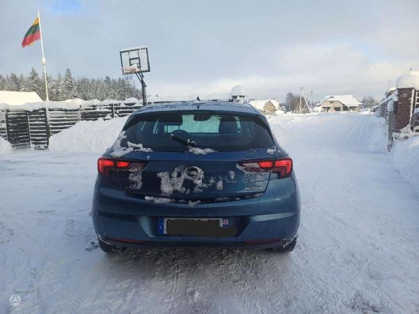 Blue Opel Astra 2016 in Taurage, with an engine capacity of 1.60 L and mileage of 175 thousand km for 4600 €, photo 2 on AUTOMOTO.COM.LV