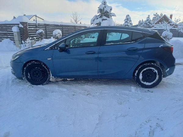 Blue Opel Astra 2016 in Taurage, with an engine capacity of 1.60 L and mileage of 175 thousand km for 4600 €, photo 3 on AUTOMOTO.COM.LV