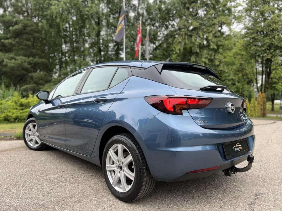 Blue Opel Astra 2016 in Kazlu Ruda, with an engine capacity of 1.60 L and mileage of 237 thousand km for 5500 €, photo 9 on AUTOMOTO.COM.LV