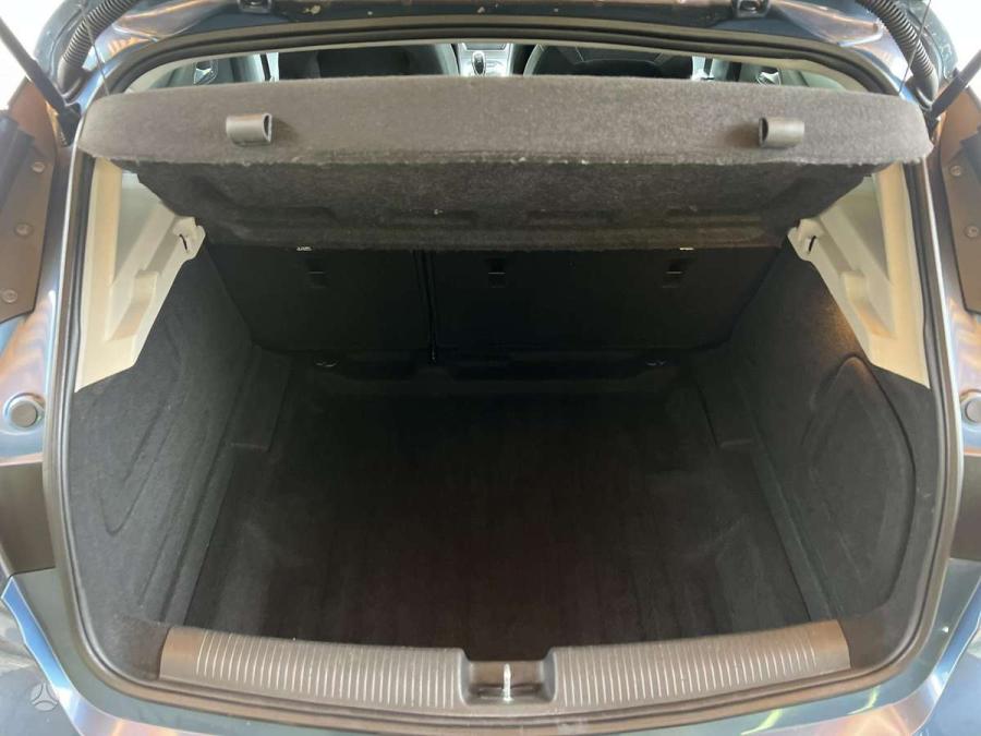 Blue Opel Astra 2016 in Kazlu Ruda, with an engine capacity of 1.60 L and mileage of 237 thousand km for 5500 €, photo 25 on AUTOMOTO.COM.LV