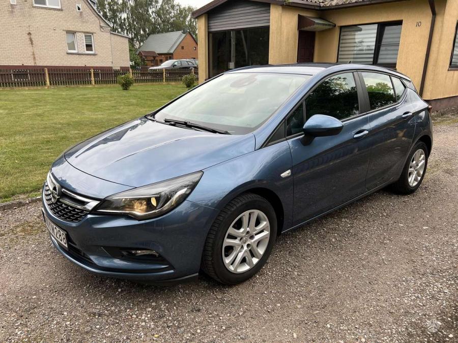 Blue Opel Astra 2016 in Kaunas, with an engine capacity of 1.00 L and mileage of 130 thousand km for 5700 €, photo 1 on AUTOMOTO.COM.LV