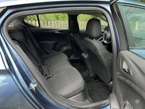 Blue Opel Astra 2016 in Kaunas, with an engine capacity of 1.00 L and mileage of 130 thousand km for 5700 €, photo 8 on AUTOMOTO.COM.LV