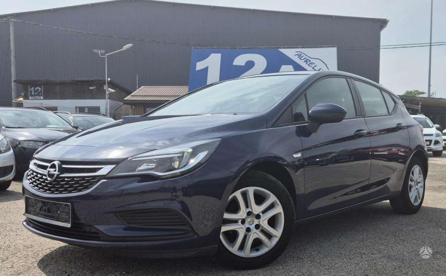 Blue Opel Astra 2017 in Kaunas, with an engine capacity of 1.60 L and mileage of 108 thousand km for 5550 €, photo 3 on AUTOMOTO.COM.LV