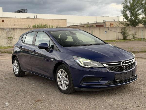 Blue Opel Astra 2017 in Mazeikiai, with an engine capacity of 1.60 L and mileage of 255 thousand km for 4500 €, photo 2 on AUTOMOTO.COM.LV