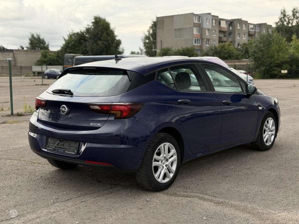 Blue Opel Astra 2017 in Mazeikiai, with an engine capacity of 1.60 L and mileage of 255 thousand km for 4500 €, photo 3 on AUTOMOTO.COM.LV
