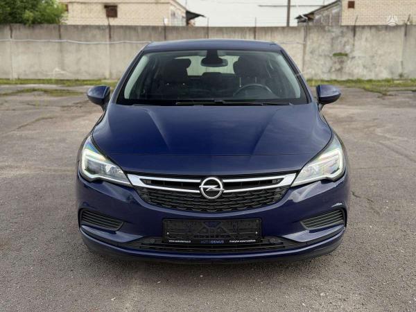 Blue Opel Astra 2017 in Mazeikiai, with an engine capacity of 1.60 L and mileage of 255 thousand km for 4500 €, photo 6 on AUTOMOTO.COM.LV