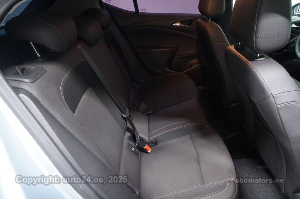 Blue Opel Astra 2018 in Tallinn, with an engine capacity of 1.40 L and mileage of 110 thousand km for 10490 €, photo 11 on AUTOMOTO.COM.LV