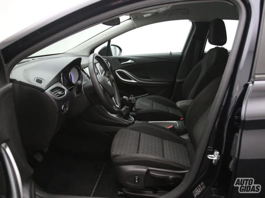Blue Opel Astra 2019 in Vilnius, with an engine capacity of 1.60 L and mileage of 100 thousand km for 9999 €, photo 5 on AUTOMOTO.COM.LV