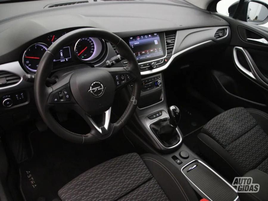 Blue Opel Astra 2019 in Vilnius, with an engine capacity of 1.60 L and mileage of 100 thousand km for 9999 €, photo 17 on AUTOMOTO.COM.LV