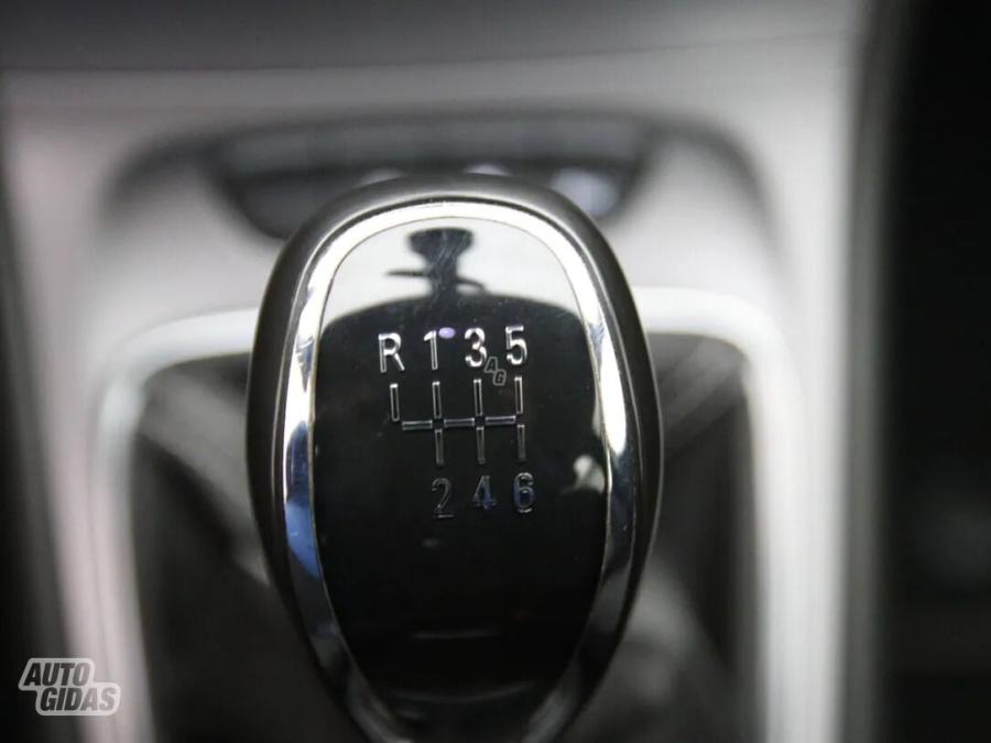 Blue Opel Astra 2019 in Vilnius, with an engine capacity of 1.60 L and mileage of 100 thousand km for 9999 €, photo 31 on AUTOMOTO.COM.LV