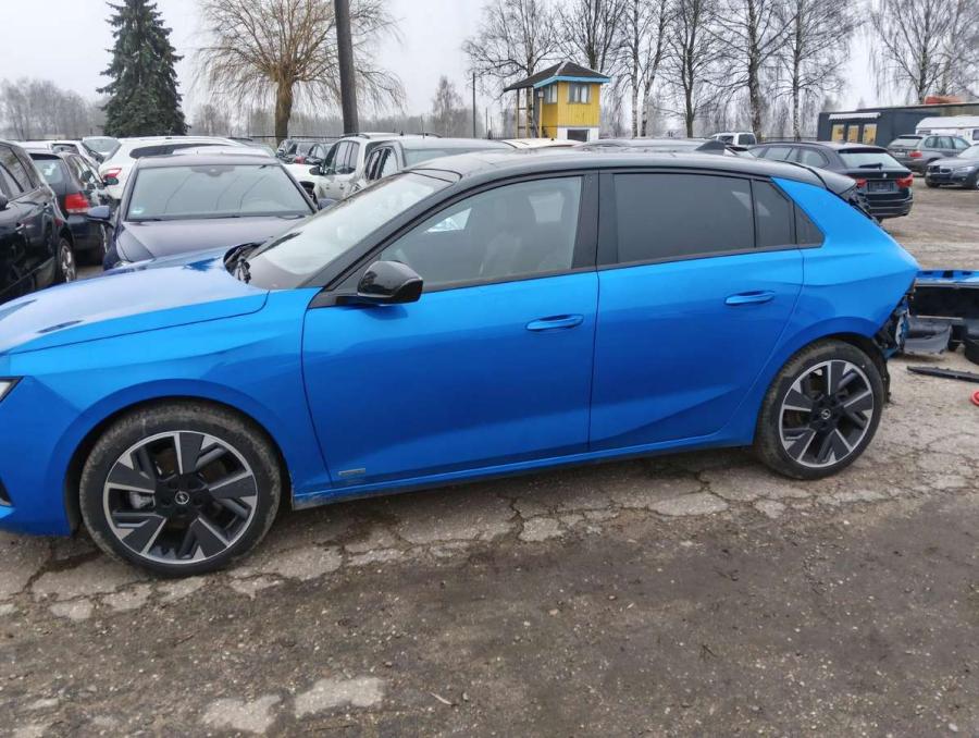 Zils Opel Astra 2024 Marijampole, ar dzinēja tilpumu 0.00 L un nobraukumu 18 tūkst. km par 14000 €, foto 5 vietnē AUTOMOTO.COM.LV