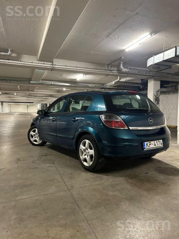Zils Opel Astra 2007 Liepāja, ar dzinēja tilpumu 1.70 L un nobraukumu 264 tūkst. km par 1200 €, foto 2 vietnē AUTOMOTO.COM.LV