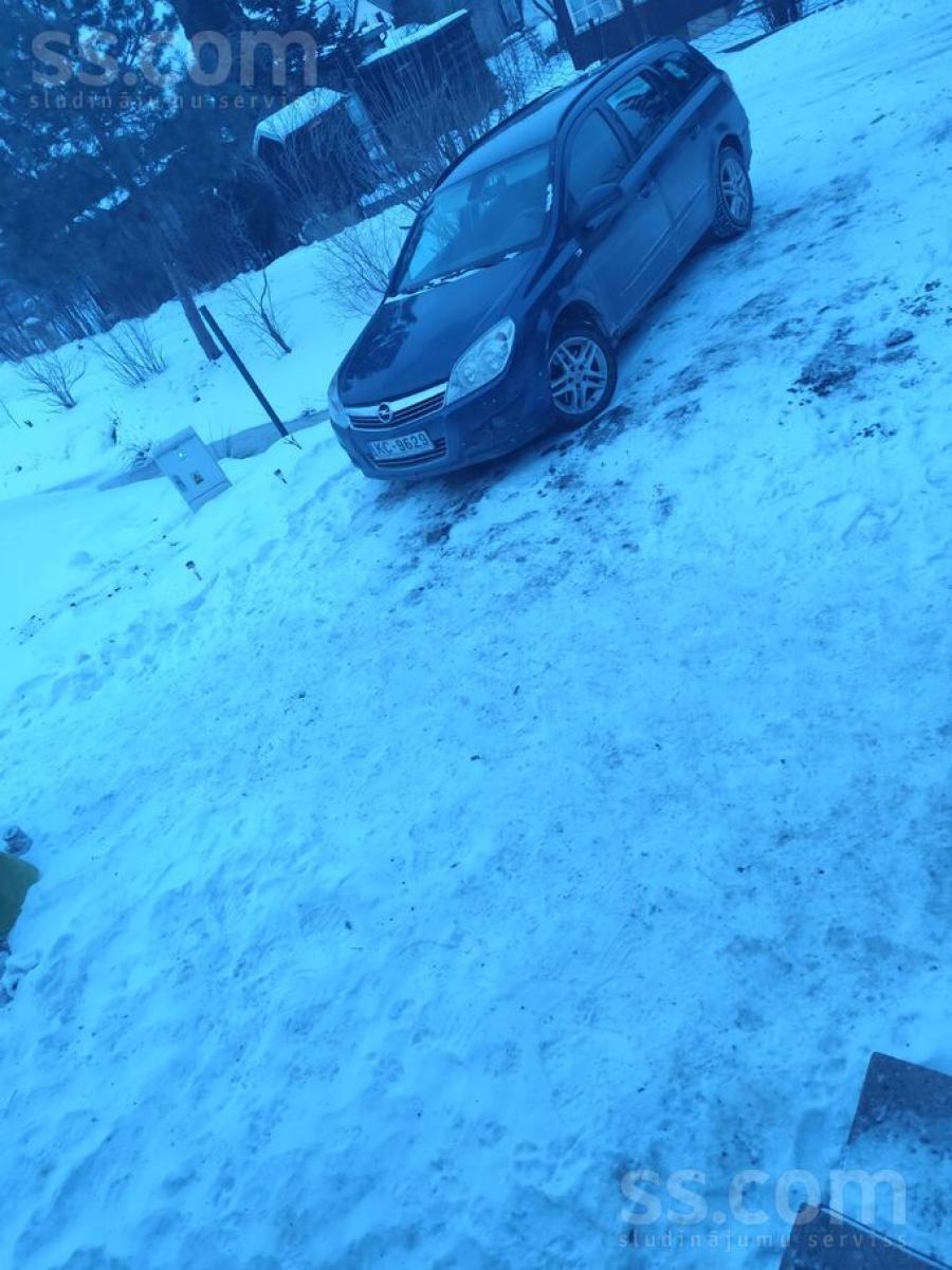 Zils Opel Astra 2007 Rīga, ar dzinēja tilpumu 1.90 L un nobraukumu 422 tūkst. km par 1200 €, foto 1 vietnē AUTOMOTO.COM.LV