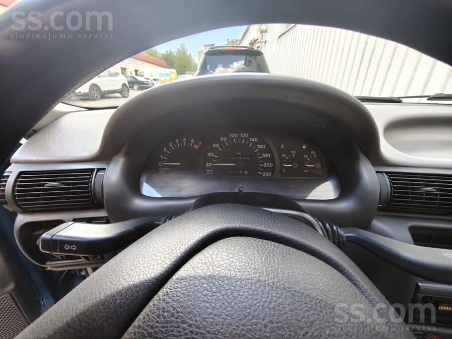 Blue Opel Astra 1993 in Riga, with an engine capacity of 1.60 L and mileage of 194 thousand km for 1200 €, photo 9 on AUTOMOTO.COM.LV