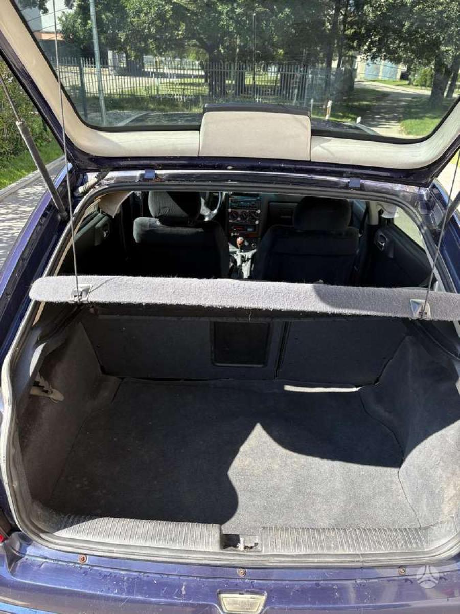 Blue Opel Astra 1999 in Marijampole, with an engine capacity of 2.00 L and mileage of 251 thousand km for 400 €, photo 8 on AUTOMOTO.COM.LV