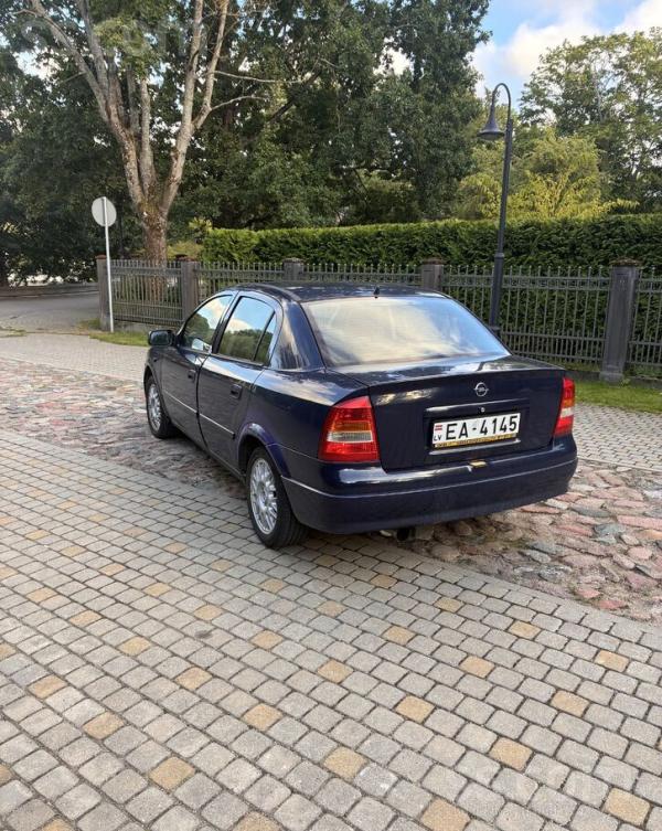 Blue Opel Astra 2000 in Liepaja, with an engine capacity of 1.60 L and mileage of 350 thousand km for 600 €, photo 6 on AUTOMOTO.COM.LV